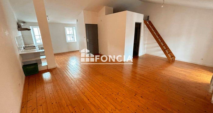 Centre Ville Nord, Rochefort : Appartement 1 pièce à louer