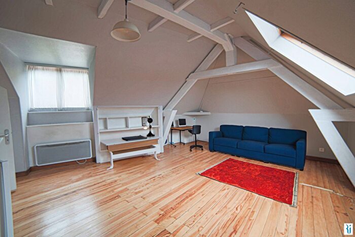 Appartement à louer - Habitat Ancien, Canteleu - 1 pièce