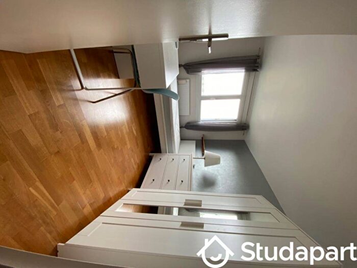 Appartement à louer - Le Plateau, Vitry-sur-Seine - 1 pièce - 3 chambres