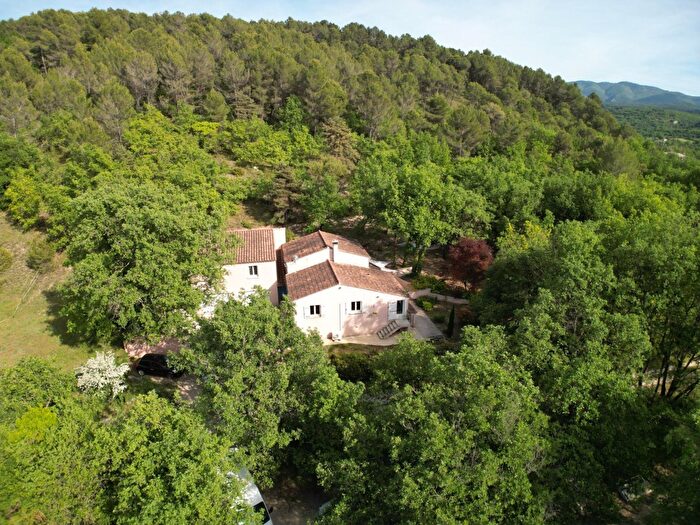 Caseneuve : Maison 9 pièces à vendre