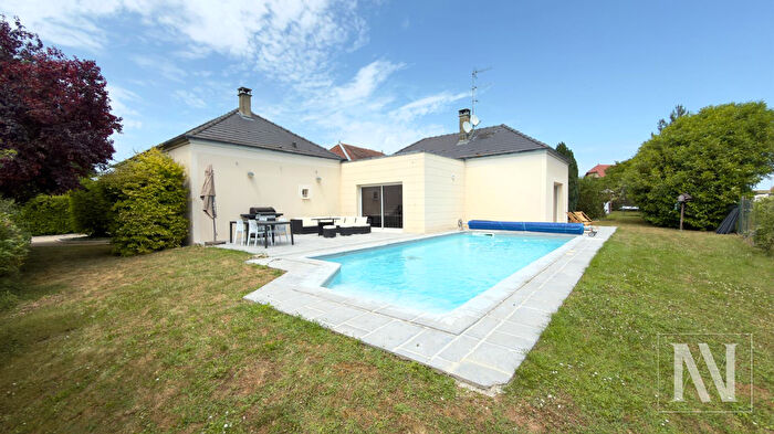 Maison 6 pièces à Villechétif, à vendre