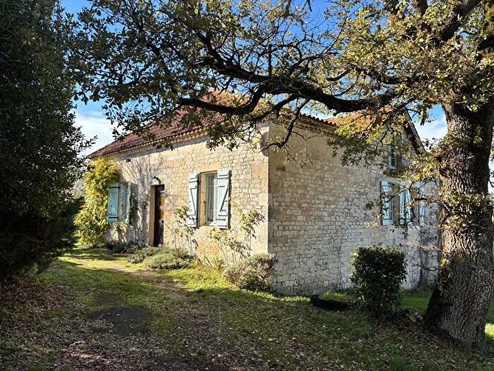 Maison à vendre - Montaigu-de-Quercy - 6 pièces - 4 chambres