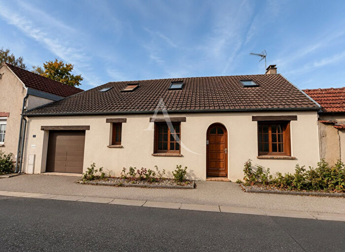 Maison 5 pièces à Lèves, à vendre