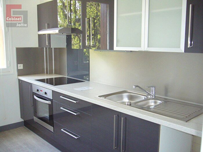 Appartement à louer - Fontainebleau - 3 pièces - 2 chambres