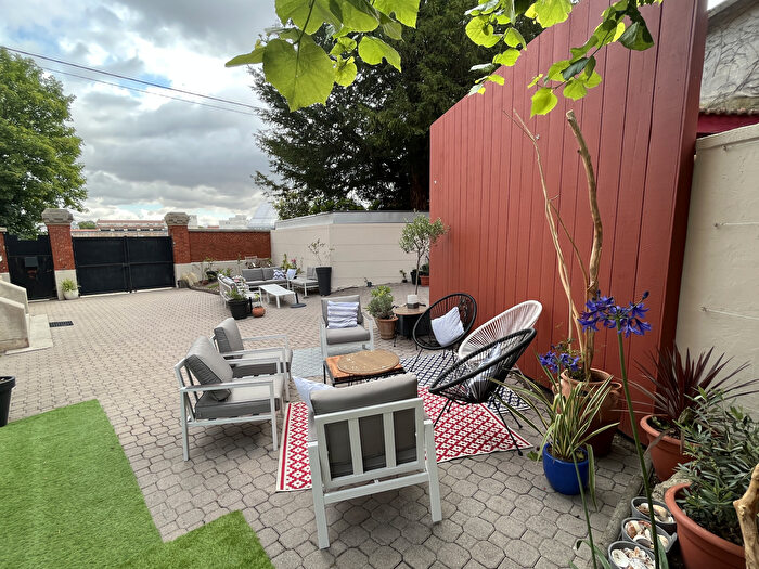 Maison à vendre - Troyes, Gare - 11 pièces - 6 chambres