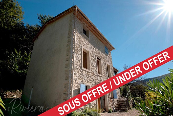 Maison à vendre - Tourrettes-sur-Loup - 6 pièces - 4 chambres