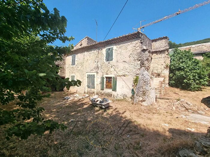 Maison 8 pièces à Savasse, à vendre