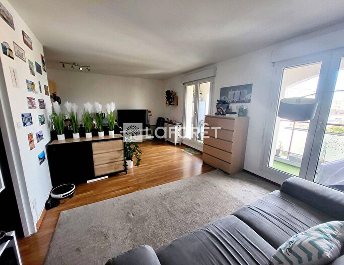 Appartement à louer - Mairie Rouxel-Sud Est, Pontault-Combault - 1 pièce