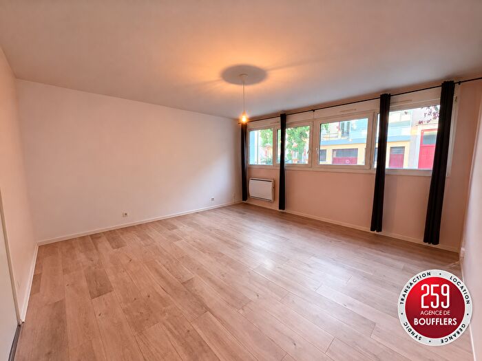 Laxou, Village, Saint-Genès, Saint-Anne : Appartement 1 pièce à louer