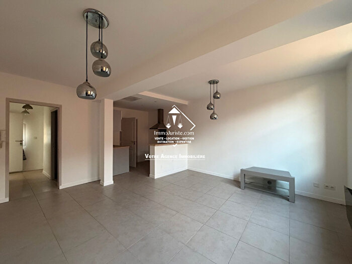 Appartement à louer - Limoges, Centre-ville, Hôtel de Ville, Emailleurs - 3 pièces - 2 chambres