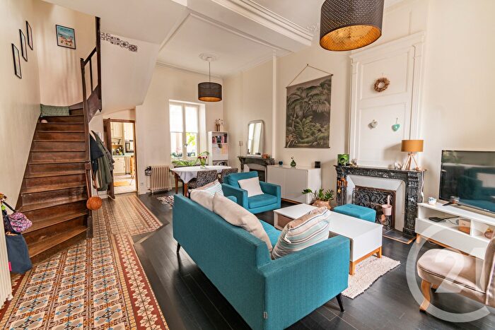 Maison à vendre - Laval, Les Fourches - 7 pièces - 3 chambres