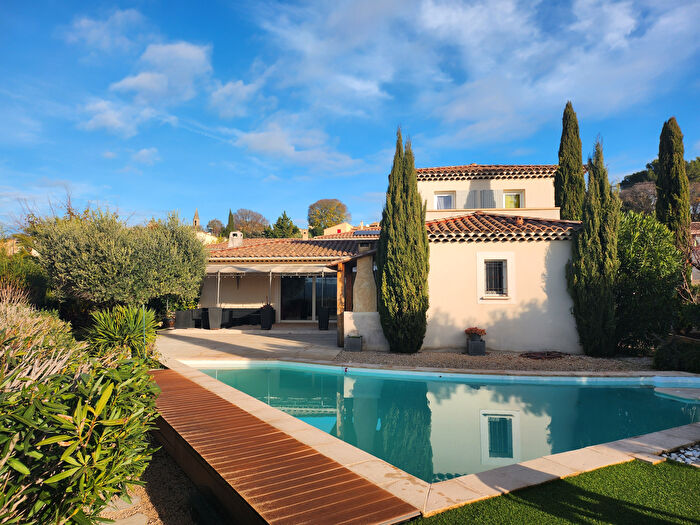 Maison 5 pièces à Saint-Maximin, à vendre