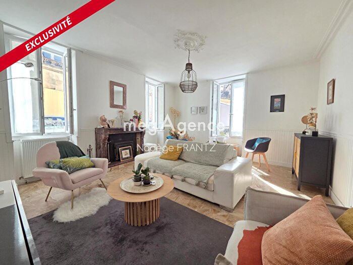 Maison 6 pièces à Saint-Jean-d'Angély, à vendre