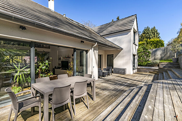 L'Étang-la-Ville : Maison 7 pièces à vendre