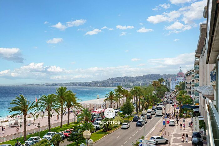 Appartement 1 pièce à Nice, Carré d'or, à vendre