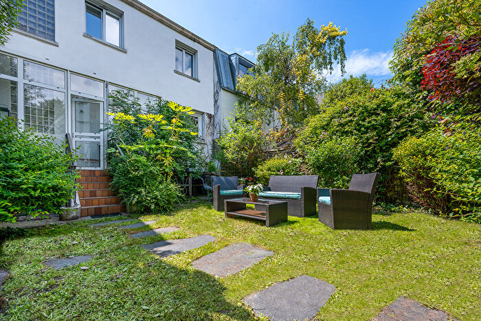 Maison à vendre - Suresnes, Plateau Ouest - 8 pièces - 6 chambres