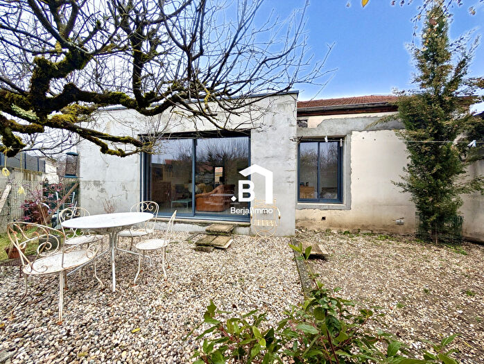 Maison à vendre - Bourgoin-Jallieu, Pré-Bénit, Quais - 4 pièces - 3 chambres