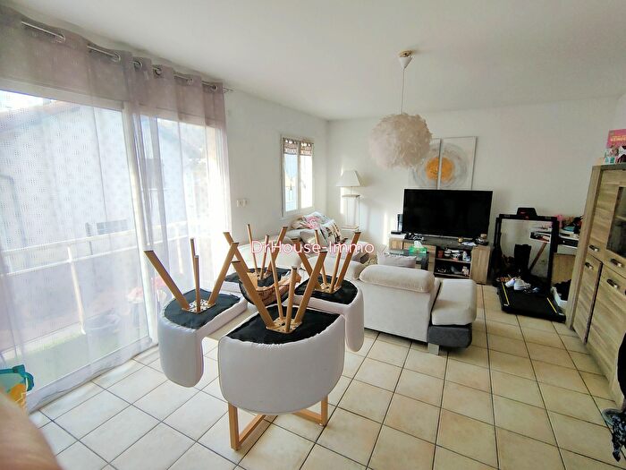 Appartement à vendre - Saint-Vérand - 3 pièces - 2 chambres