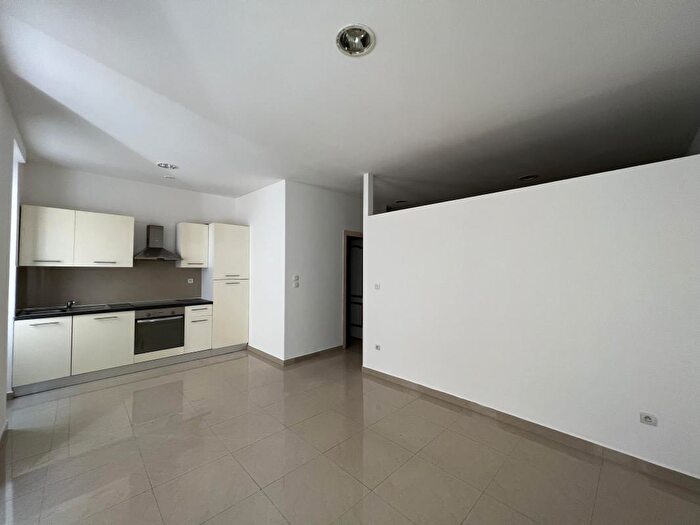 Appartement à louer - La Ciotat, Centre-ville - 2 pièces - 1 chambre