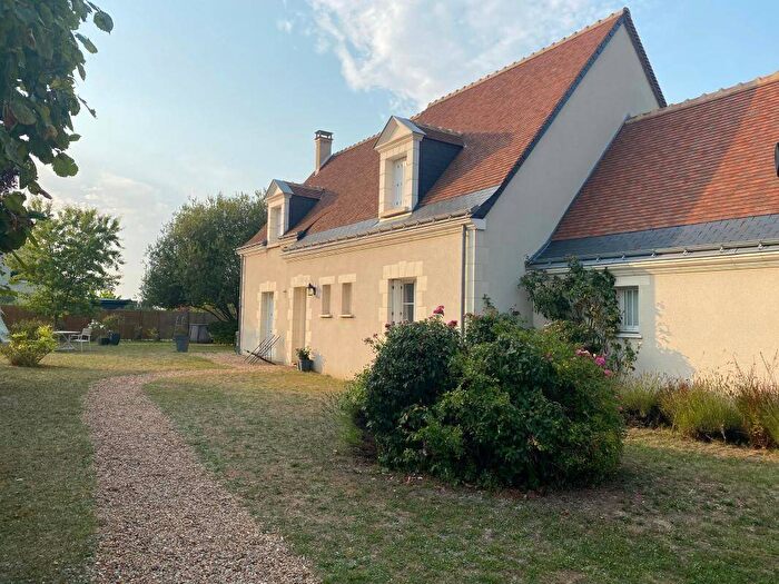 Maison 8 pièces à Véretz, à louer