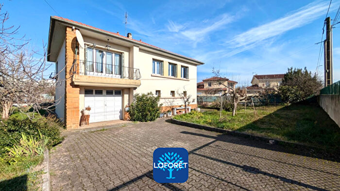 Maison à vendre - Saint-Priest, Centre-ville - 7 pièces - 4 chambres