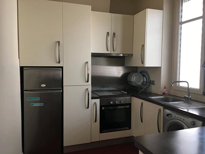 Appartement à louer - Lyon e , Mutualité, Préfecture, Moncey - 4 pièces - 1 chambre