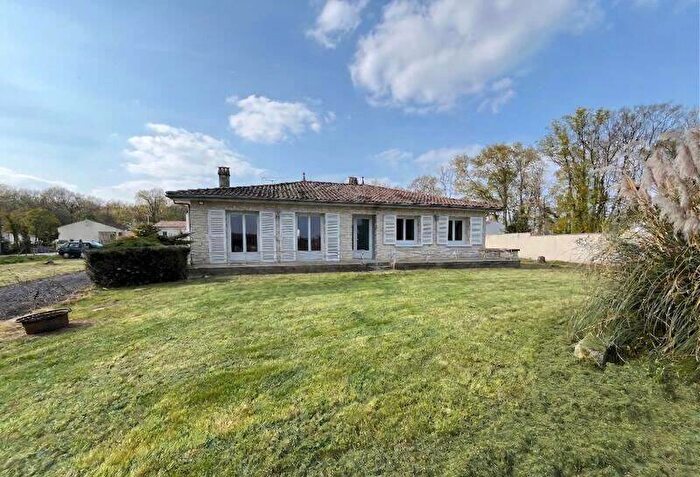 Maison à louer - La Chapelle-des-Pots - 4 pièces - 3 chambres