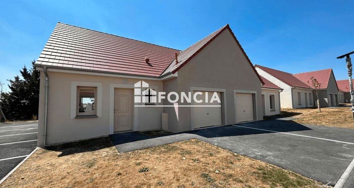 Bâtes-Sainte Ève, Dreux : Maison 2 pièces à louer