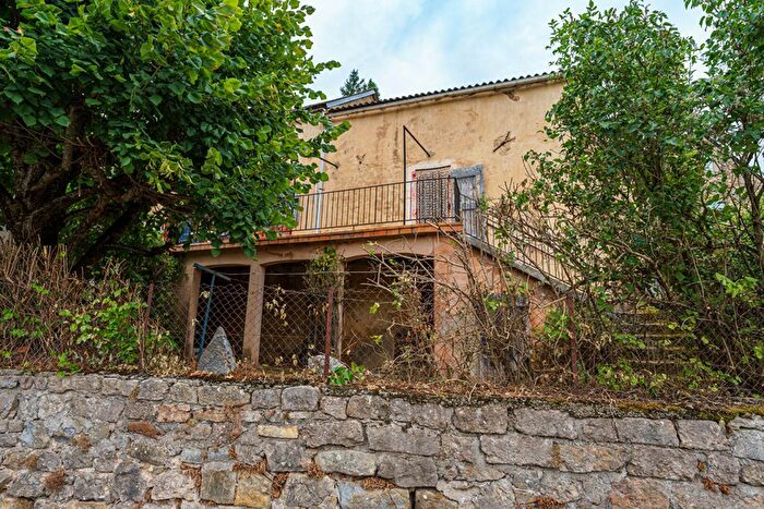 Lanuéjols - Maison 6 pièces à vendre