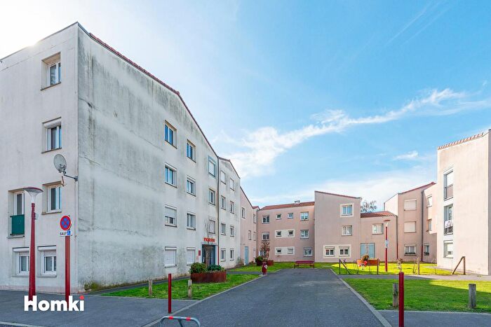 Appartement à vendre - Petite-Forêt - 3 pièces - 2 chambres