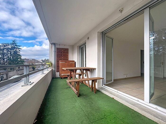 Appartement à louer - Vassieux, Caluire-et-Cuire - 3 pièces - 2 chambres