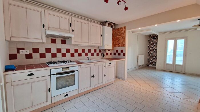 Maison à vendre - Fleury-les-Aubrais, Clos de la Grande Salle, Villevaude, Vallée, Ormes du Mail - 5 pièces - 4 chambres