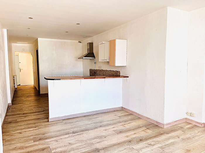 Appartement à louer - La Garde, Le Village - 2 pièces - 1 chambre