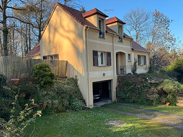 Maison à vendre - Les Mesnuls - 7 pièces - 5 chambres