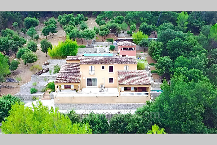 Maison à vendre - Lorgues - 9 pièces - 8 chambres