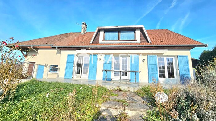 Maison 11 pièces à vendre - Saint-Genix-sur-Guiers