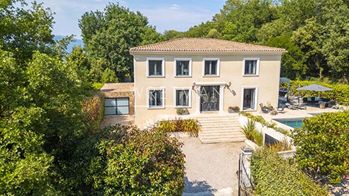 Maison à vendre à Valbonne, Val de Cuberte, Les Parés, Les Peyrouos