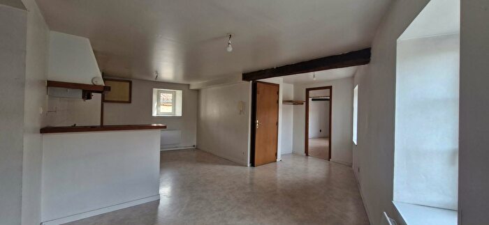 Appartement à louer - Confolens - 5 pièces - 2 chambres