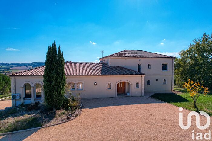 Maison à vendre - Sainte-Livrade-sur-Lot - 10 pièces - 8 chambres