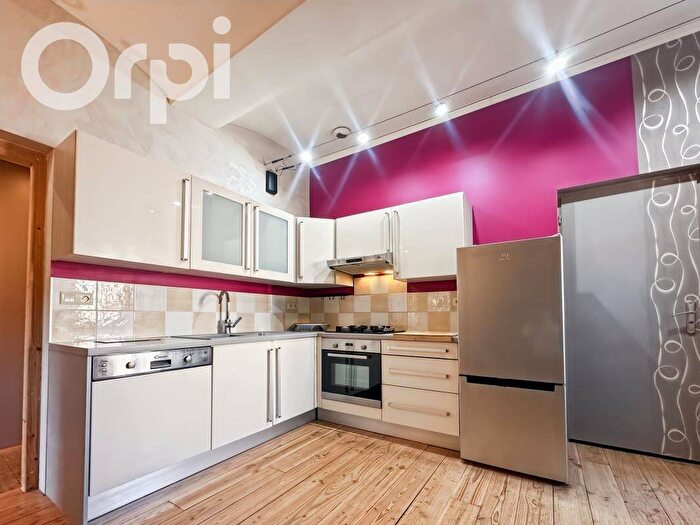 Appartement à louer - Vals-les-Bains - 3 pièces - 2 chambres