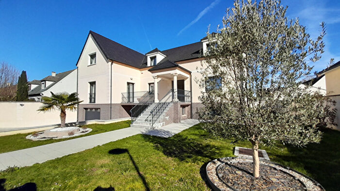 Maison à louer - Moissy-Cramayel, Les Hauldres - 7 pièces - 4 chambres