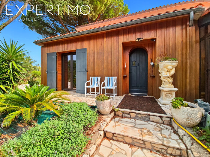 Maison à vendre - Royan - 10 pièces - 3 chambres