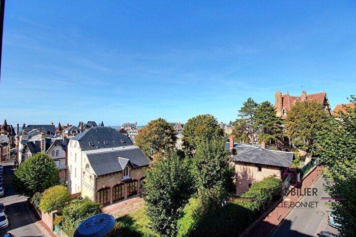 Trouville-sur-Mer, Plages, Promenade des Planches, Bon Secours : Appartement 2 pièces à vendre