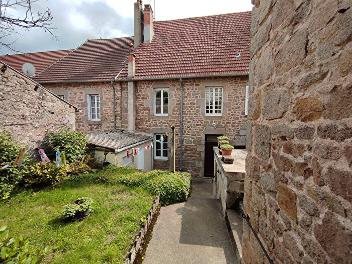 Maison à vendre - Bellegarde-en-Marche - 6 pièces - 4 chambres