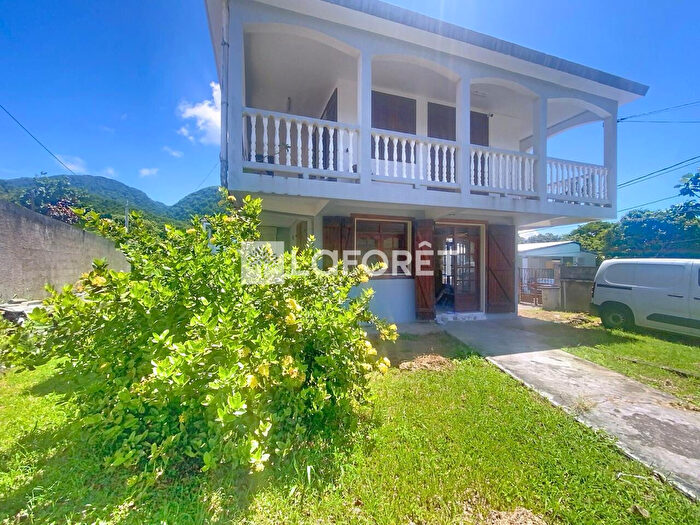 Maison 6 pièces à Gourbeyre, à vendre