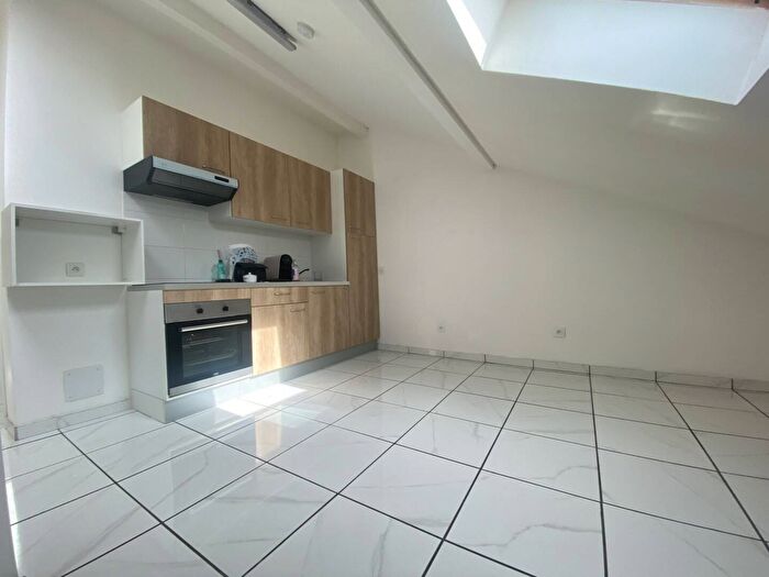 Appartement à louer - Uckange - 2 pièces - 1 chambre