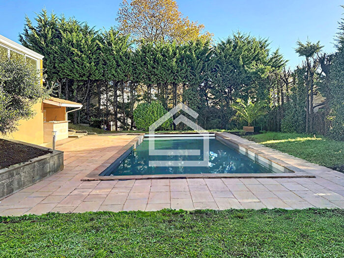 Maison à vendre - Saint-Aubin-de-Médoc - 6 pièces - 3 chambres