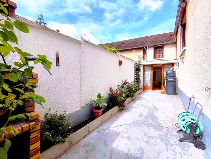 Maison 5 pièces à Mézières-sur-Seine, à vendre
