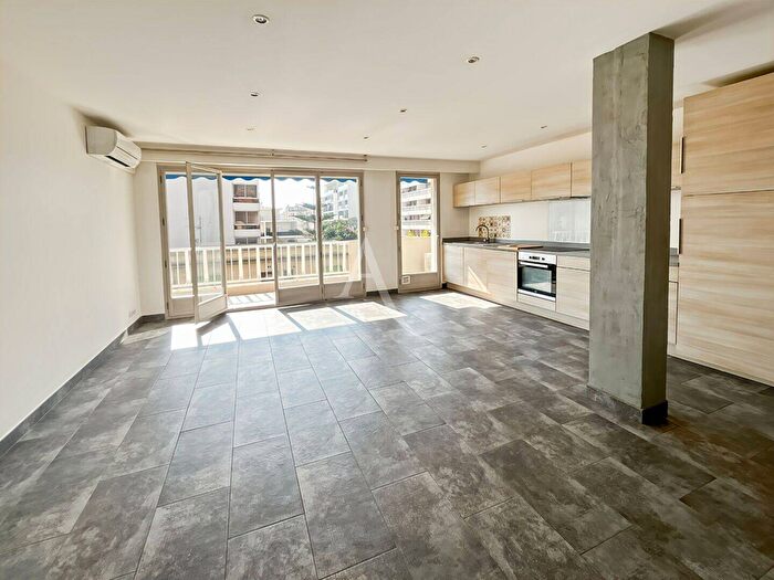 Appartement à louer - Aubanel, Le Cannet - 2 pièces - 1 chambre