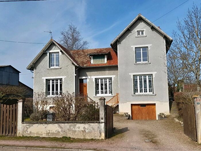 Maison à vendre - Saligny-sur-Roudon - 8 pièces - 6 chambres